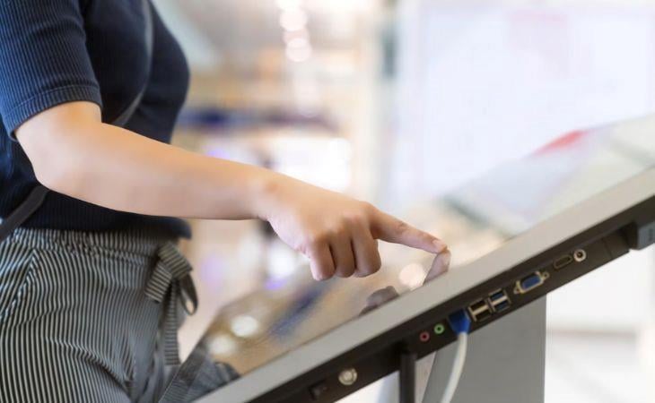 How to Use a Digital Signage Player at Different Locations