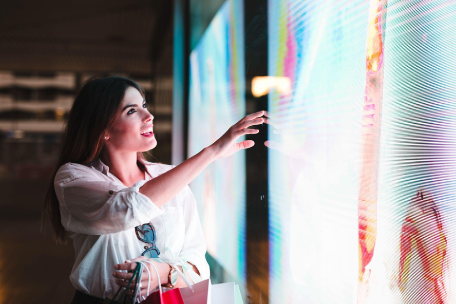 What are Digital Posters | Digital Wall Art | Rise Vision Blog